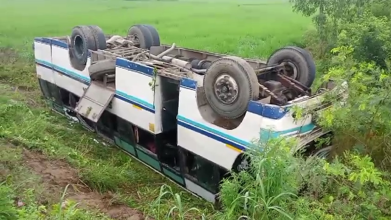 Jammu Bus Accident: फोन पर बात कर रहा था ड्राइवर...बस पुल से गिरी, 20 ...
