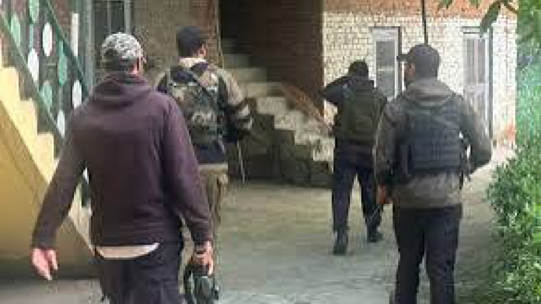 अनंतनाग में ड्रग माफिया पर बड़ी कार्रवाई, पुलिस ने 20 इलाकों में एक साथ ...